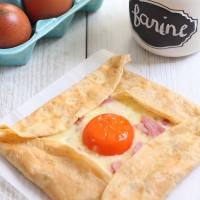 French most famous savoury crêpe recipe: la crêpe complète - Croque Maman